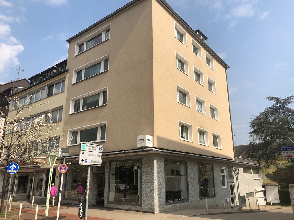 Vitra geht | Mode Kirsten Rabe kommt - Manfred Vossieg